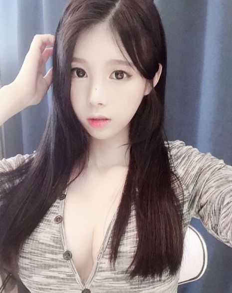 아프리카티비(TV) BJ햄찡, 청순+섹시의 정석 셀카 ‘남심 스틸러’