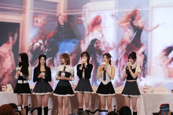 Rookie Girl Group ifye Takes First Step Overseas in Debut Year
